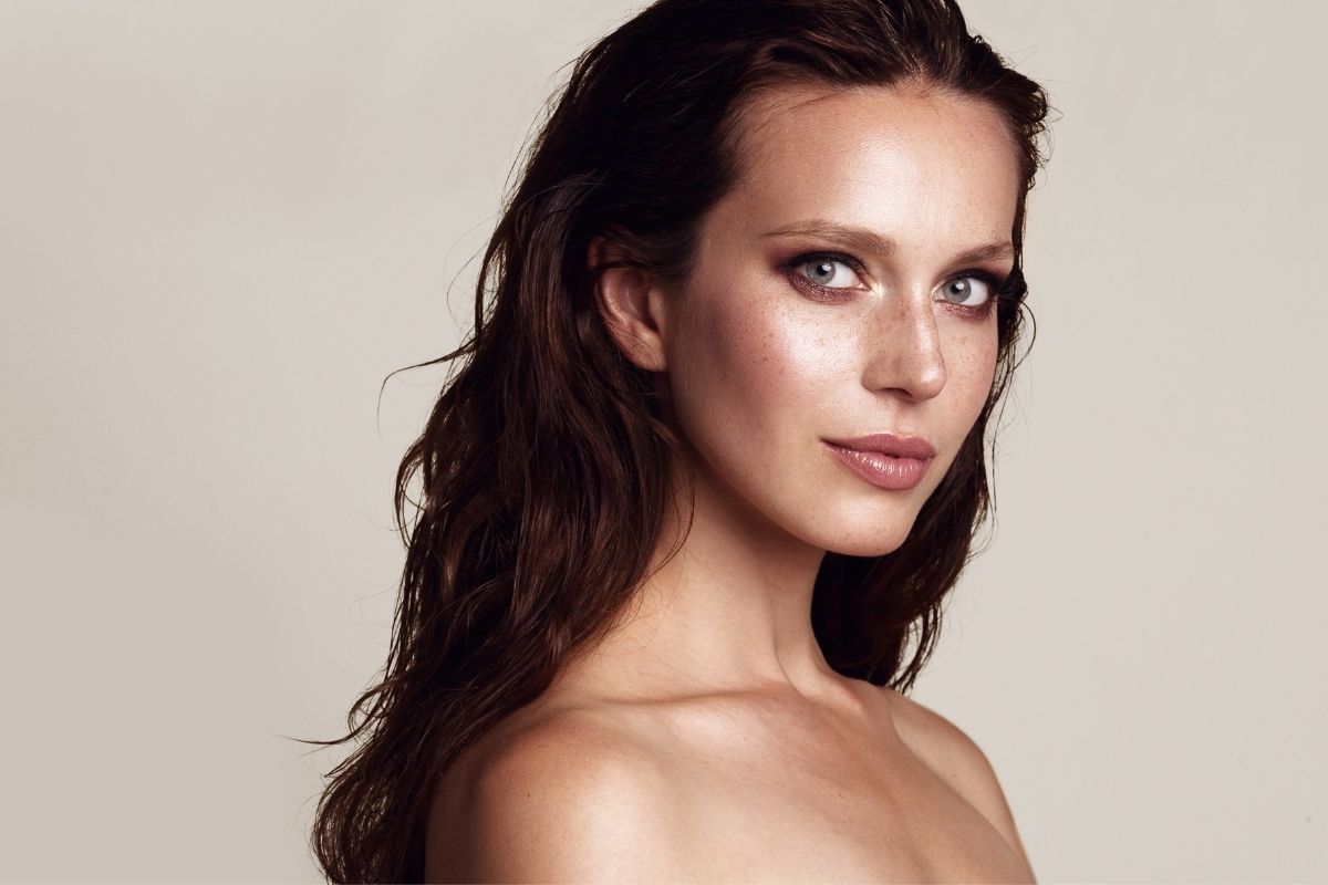 How To Highlight The Inner Corners of The Eyes • 4 Easy Ways